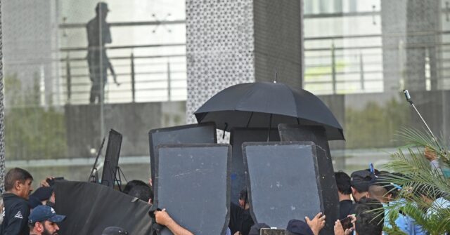 Ex-Pakistan PM Khan granted new bail as army vows to 'tighten noose ...