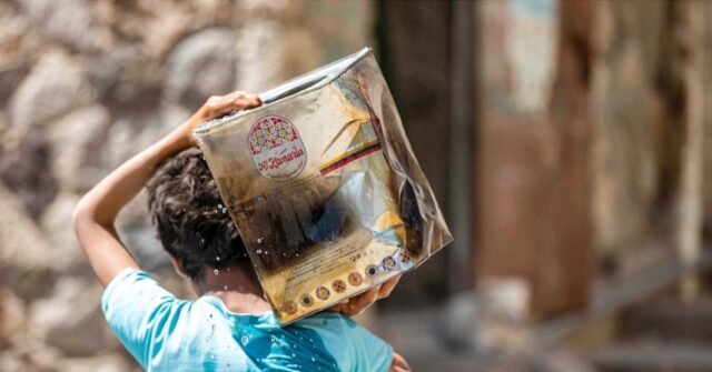 Children in war-scarred Yemen line up for water, not school - Breitbart