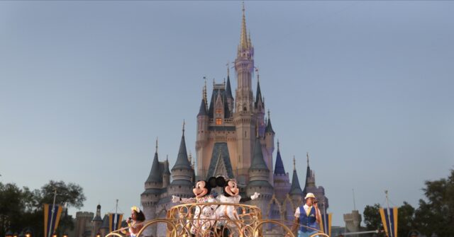 DeSantis proposes Disney trial schedule that puts start date in 2025 ...