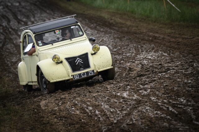 2CV classic car meet gets show on the road - Breitbart