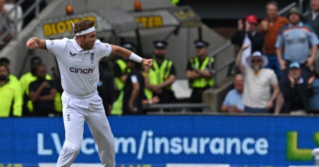 Broad gets Warner and Smith as Australia slump in 3rd Ashes Test ...
