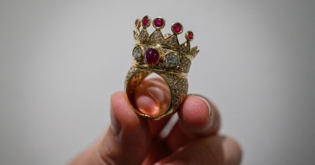 Tupac Shakur ring sells for record $1 million - Breitbart