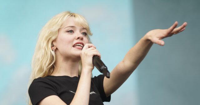 Touring North America, singer-songwriter Maisie Peters comes of age ... Touring North America, singer-songwriter Maisie Peters comes of age ...