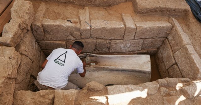 Four tombs discovered in Roman necropolis in Gaza - Breitbart