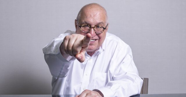 Q&A: Errol Morris on his John le Carré documentary 'The Pigeon Tunnel ...