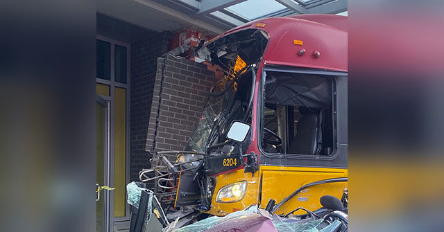 Police: 1 Dead, 12 Injured in Seattle Bus Collision