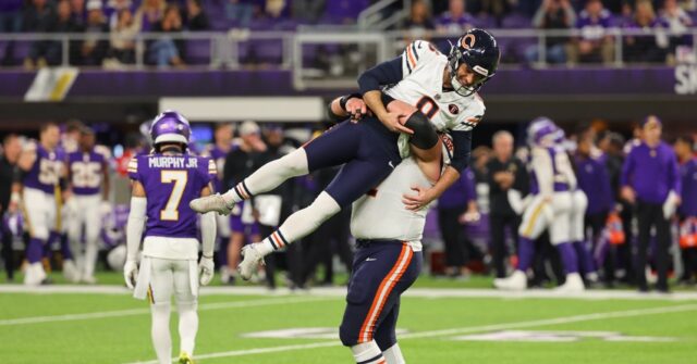 Brazil's Santos hits four field goals as NFL Bears upset Vikings ...