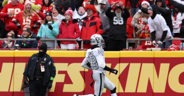 Defense stars as Raiders stun Chiefs - Breitbart