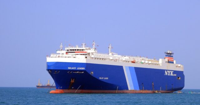 Shipping firms suspend Red Sea traffic after Yemen rebel strikes ...