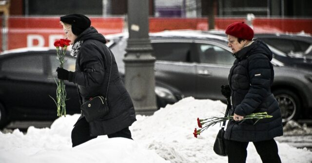 Navalny tributes paid at Moscow's 'Wall of Grief' - Breitbart