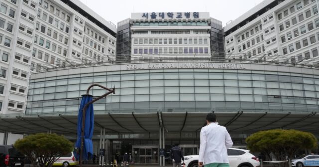 Young South Korean doctors resist back-to-work orders, risking ...