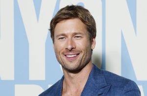 'Twisters' trailer shows storm chasers Glen Powell, Daisy Edgar-Jones ...