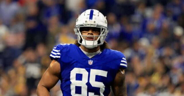 Battery Charges Against Colts' Andrew Ogletree Dismissed