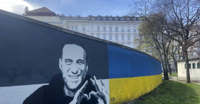 In Vienna, 2 portraits of Alexei Navalny are painted near a monument to ...