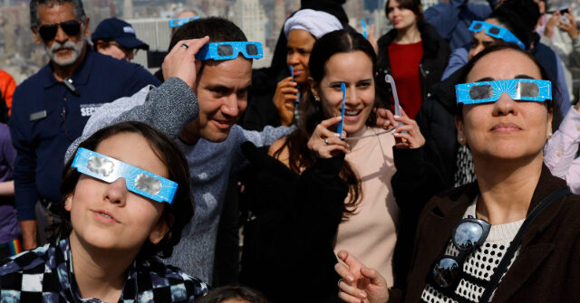 Experts: Stop Panicking over Potential Eye Damage from Eclipse