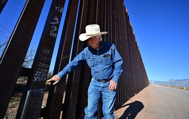 Border ranchers see threats in US migrant crisis - Breitbart