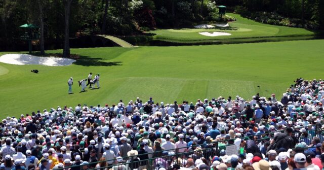 Adoring Augusta cheers Tiger into another Masters weekend - Breitbart