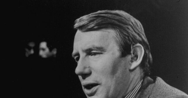 Robert MacNeil, creator and first anchor of PBS 'NewsHour' nightly ...