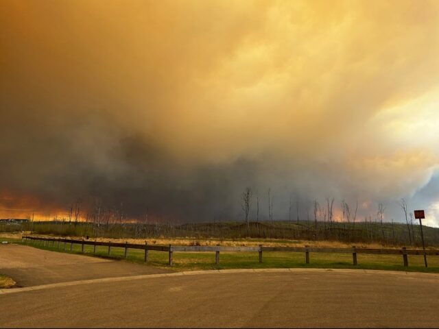 Weather eases Canadian oil sands city wildfire menace - Breitbart