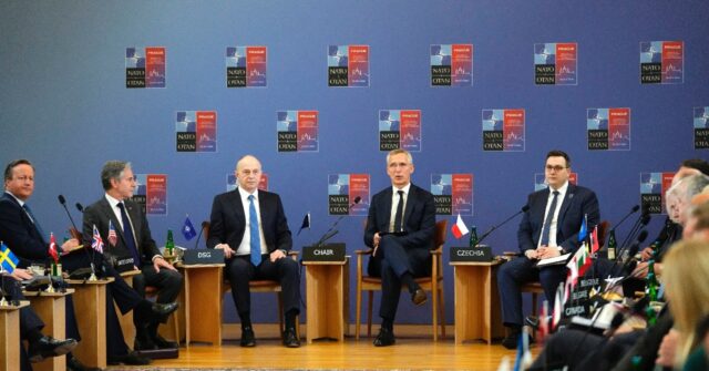 NATO chief seeks 'at least' 40 bn euros a year in Ukraine aid - Breitbart