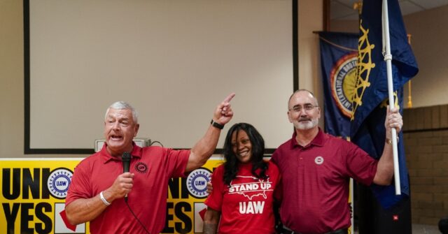 Mercedes workers reject union in Alabama in setback for labor - Breitbart