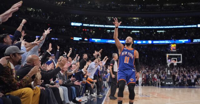 Brunson scores 44, Knicks beat Pacers 121-91 to move a win away from ...