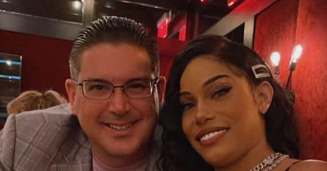 Longhorns Coach Jeff Banks Marries Ex-Stripper 3 Years After Monkey ...