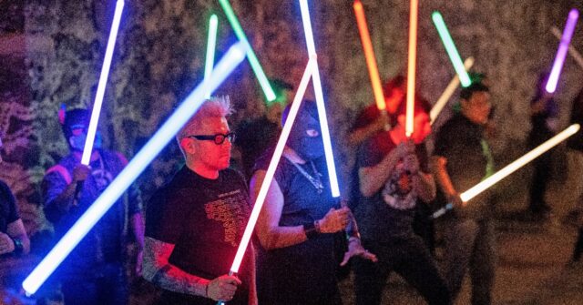 Mexicans embrace the Force with lightsaber training - Breitbart