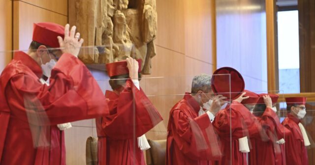 German government, mainstream opposition move to protect highest court ...