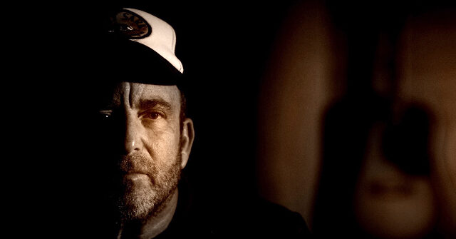 Gutfeld on Kahn's Chart-Topping 'Fighter': 'It's All Over the Place ...