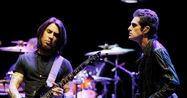 Watch: Jane's Addiction Concert Ends with Singer Perry Farrell ...