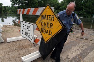 NOAA awards $1M to monitor potentially destructive floods, ice-jam ...