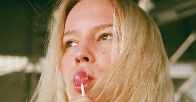 Scientists Add Taste to VR with 'Lollipop-Shaped' Device