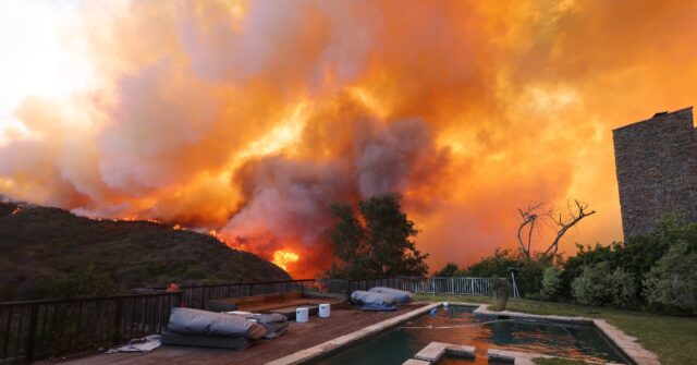 Wildfire sparks panicked evacuations in Los Angeles suburbs - Breitbart