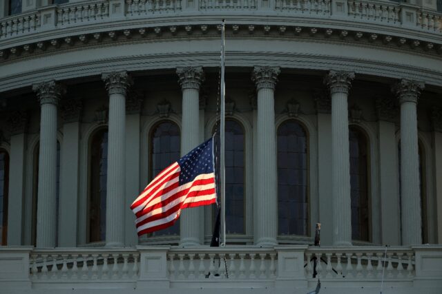 US Capitol flags to fly at full-staff for Trump inauguration - Breitbart