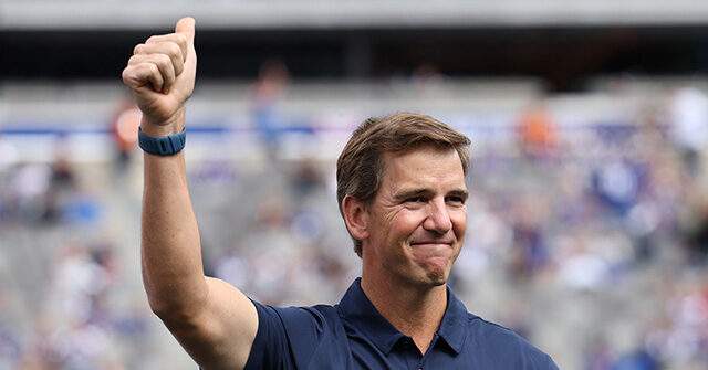 WATCH: Eli Manning Leads Diners in Singing Iconic 'God Bless America'