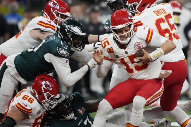 Patrick Mahomes throws pair of picks as Eagles have their way with the ...