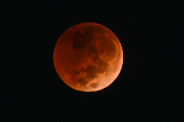 Stargazers marvel at 'Blood Moon', rare total lunar eclipse - Breitbart