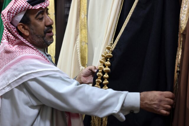 'My entire life': Saudi tailor keeps robe-making craft alive - Breitbart