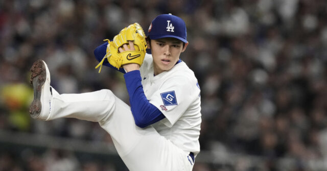 Dodgers' Roki Sasaki throws 3 powerful but erratic innings in pressure-packed MLB debut - Breitbart