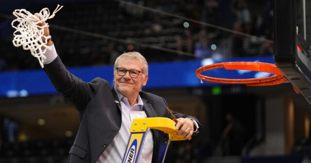 UConn's Geno Auriemma gives no indication of slowing down after winning ...