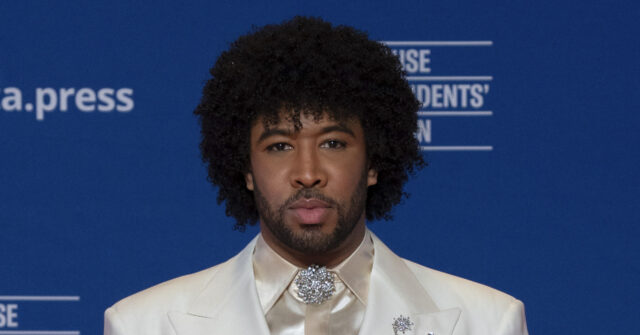 White House journalists use annual press dinner to celebrate First Amendment - Breitbart