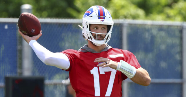 Bills quarterback Josh Allen shows off new ring following marriage to ...