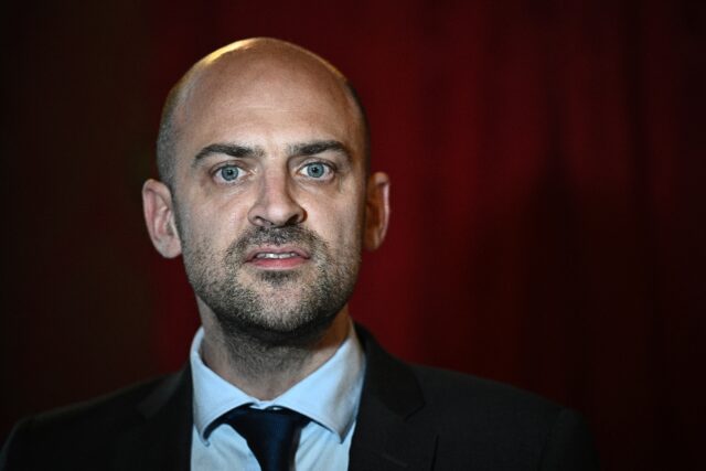 France's top diplomat calls for foreign press access to Gaza - Breitbart