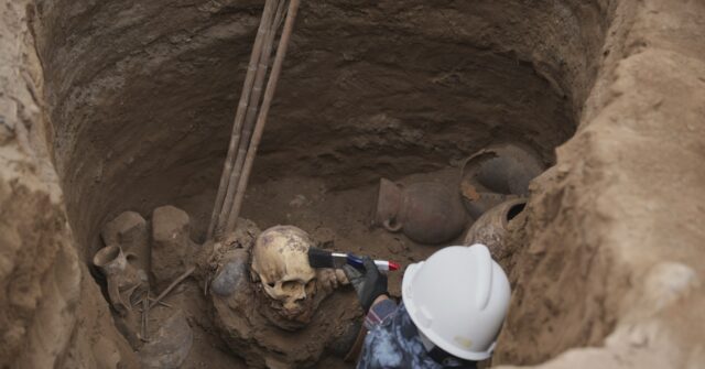 Utility workers in Peru unearth pre-Incan tomb with 1,000-year-old ...
