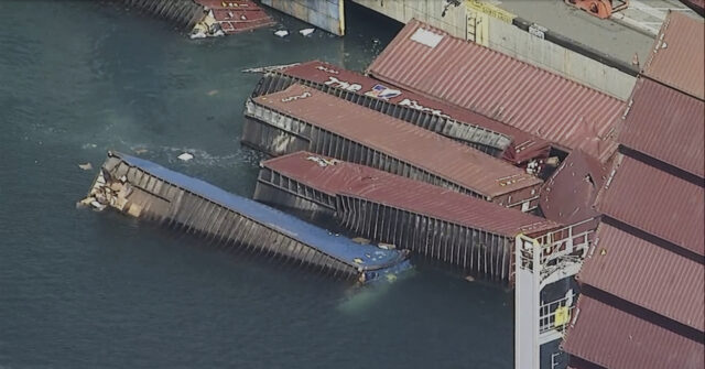 More than 60 containers fall off ship in Long Beach port - Breitbart