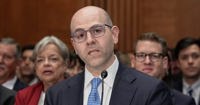 Senate approves White House economist Stephen Miran to serve on Federal ...