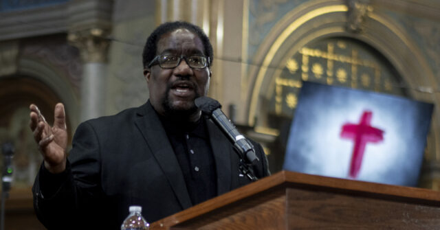 Chicago churches urge calm resistance ahead of expected federal intervention - Breitbart