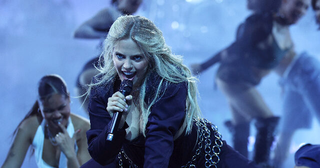Pop Singer Reneé Rapp Melts Down During Profanity-Filled Concert in ...