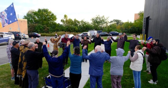 Chicago Catholics agonize over raids in Pope Leo's hometown - Breitbart